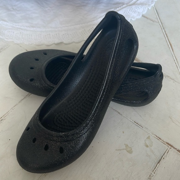 CROCS | Shoes | Crocs Girls Size 2 Black Glitter Flats | Poshmark